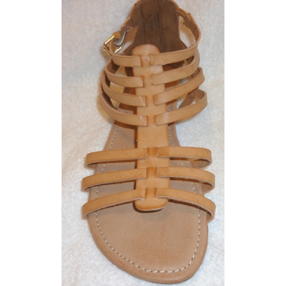 Report | Shoes | New Tan Leather Strappy Sandals 5p | Poshmark